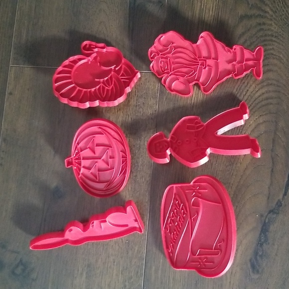 Tupperware | Kitchen | 6 Piece Holiday Vintage Tupperware Cookie ...